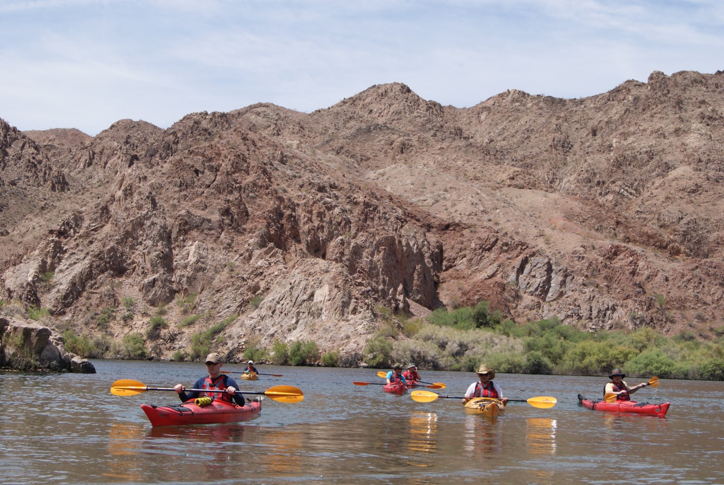 Average Kayak Speed Guide: 8 Tips Smart Tips to Paddle Better